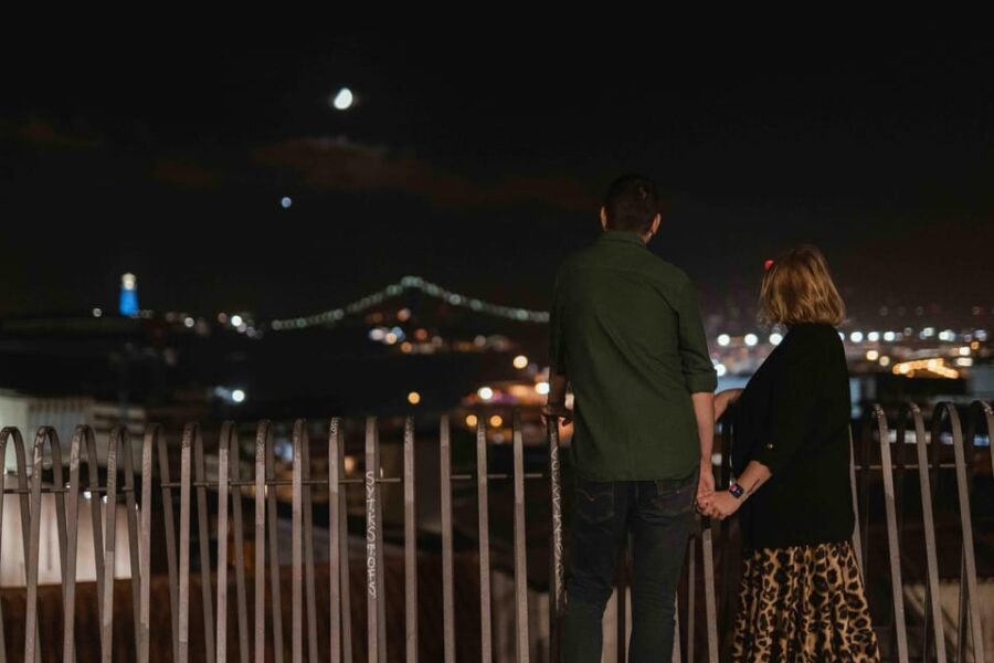 Lisbon lights: A Cinematic Photoshoot at night - The Value of Professional Photos