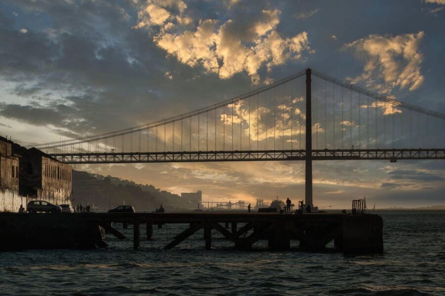 Lisbon: Lost Places & Streetart-Tour for Photographer - What Makes This Tour Stand Out?