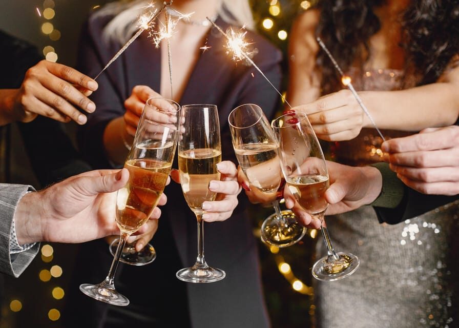 Lisbon: New Year's Cruise with DJ, Open Bar, Snacks and Wine - Who Will Love This Experience?