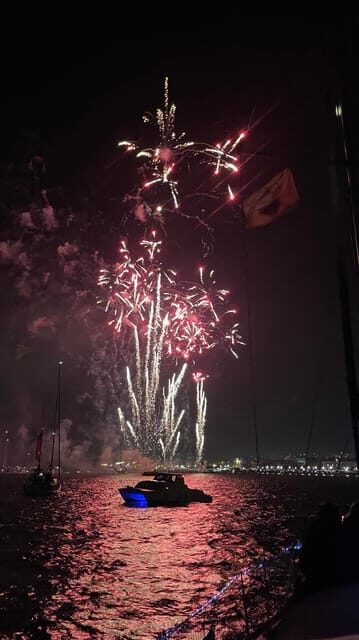 Lisbon: New Year's party on sailboat tour 2025 to 2026 - The Itinerary Breakdown