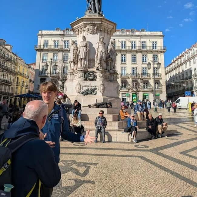Lisbon on foot: From the hills to the river - Dutch guide - Exploring Bairro Alto and Chiado