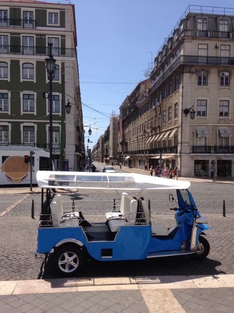Lisbon: Private Guided Tour of Historical Center by Tuk Tuk - The Experience and Guides