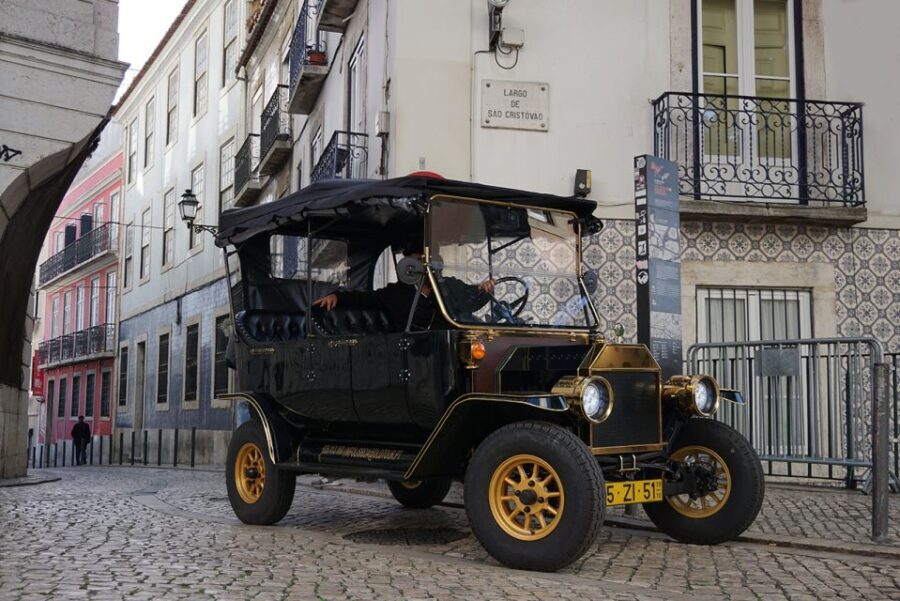 Lisbon: Private Guided Tuk-Tuk Tour with Hotel Pickup - Authentic Experiences and Hidden Gems