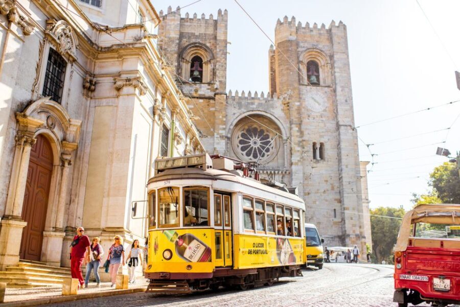Lisbon: Private Half-Day Sightseeing Tour - Analyzing the Value and Experience