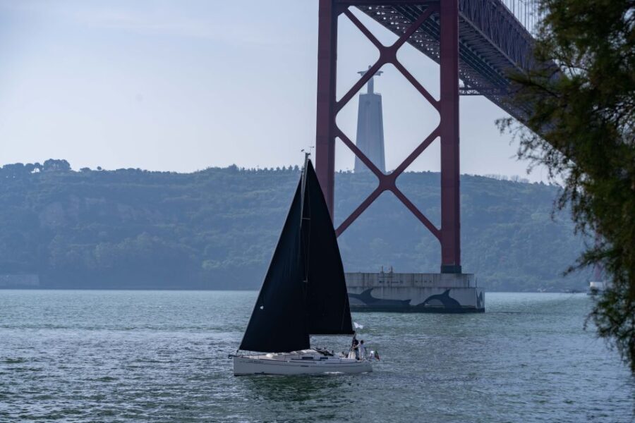 Lisbon: Private Sailboat Tour on the Tagus at Sunset - The Itinerary: A Journey Through Lisbon’s Iconic Sights