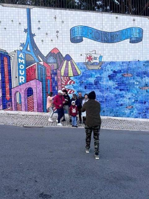 Lisbon Private Sightseeing Photography Tour with Tuk Tuk - Transport and Group Size