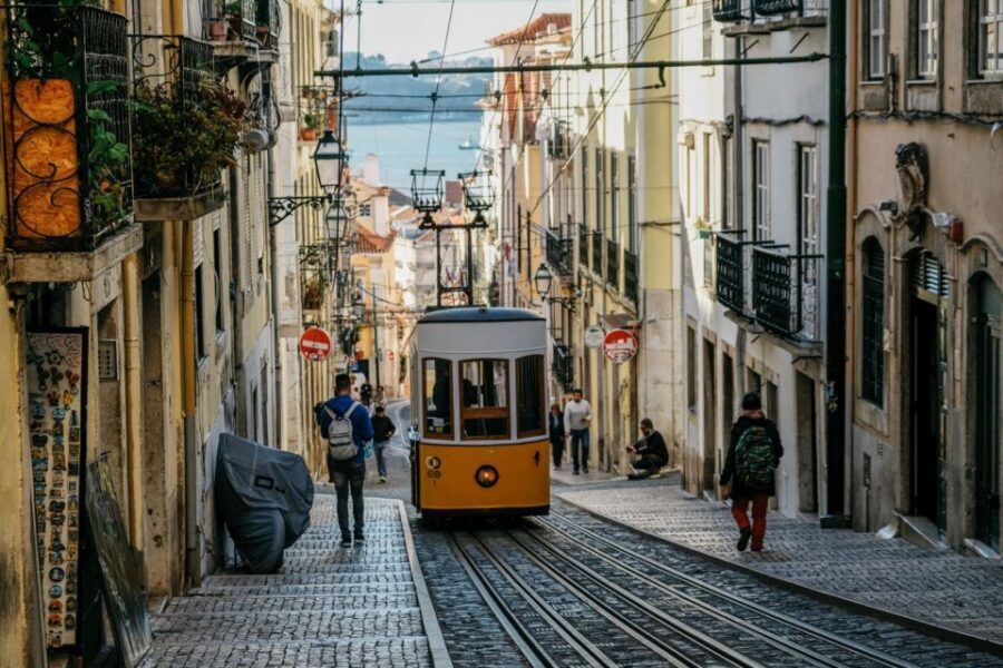 Lisbon: Private Sightseeing Tour in a Vintage Tuk Tuk - Itinerary Breakdown: What to Expect