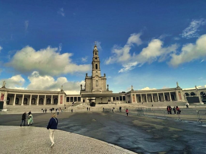 Lisbon: Private Transfer to Porto with stops until 3 cities - The Actual Itinerary and What to Expect