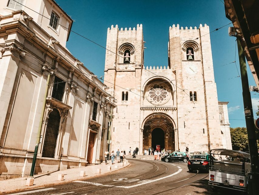 Lisbon: Private Tuk Tuk tour of the historic neighbourhoods - The Practical Details