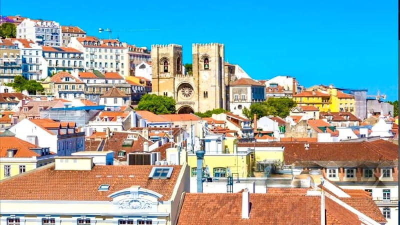Lisbon: Private Tuktuk Tour with History & Music - What Makes This Tour Stand Out?