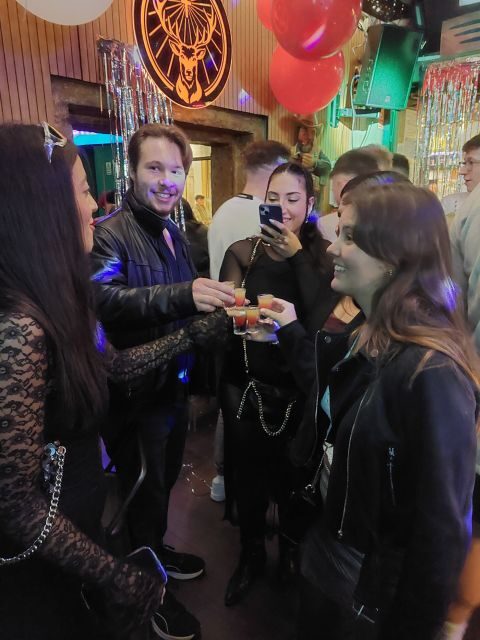 Lisbon Pub-crawl: 1h of open bar, Shots and VIP Club Entry - The Sum Up