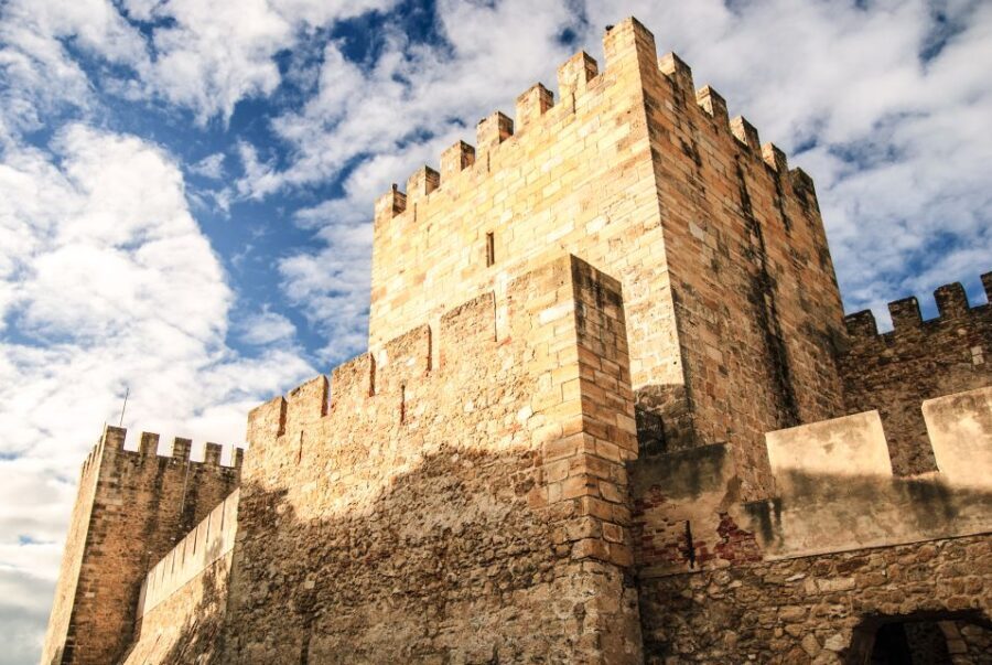 Lisbon: Sao Jorge Castle Skip-the-Line Ticket with Guide - Practical Tips for Your Visit