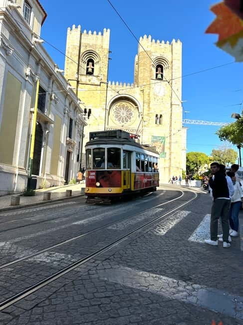 Lisbon sightseeing Big OVERVIEW (4h) Tuk Tuk city Tour - What to Expect from Your Lisbon Tuk-Tuk Tour