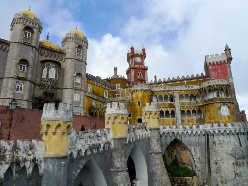 Lisbon: Sintra, Cascais and Estoril Private Day Tour - Transportation and Guide