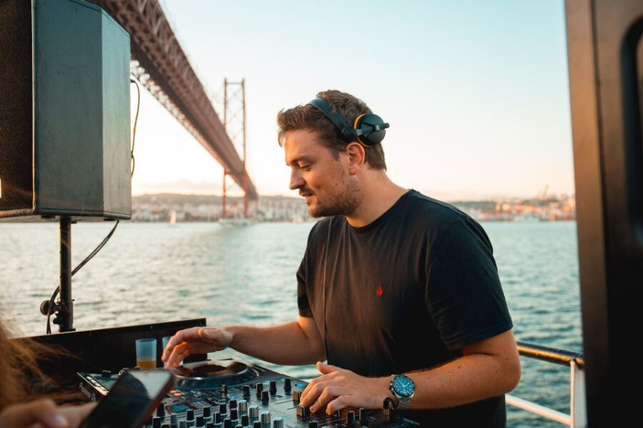 Lisbon: Sunset Boat Party with Live DJ and Night Club Entry - Practical Tips for Participants