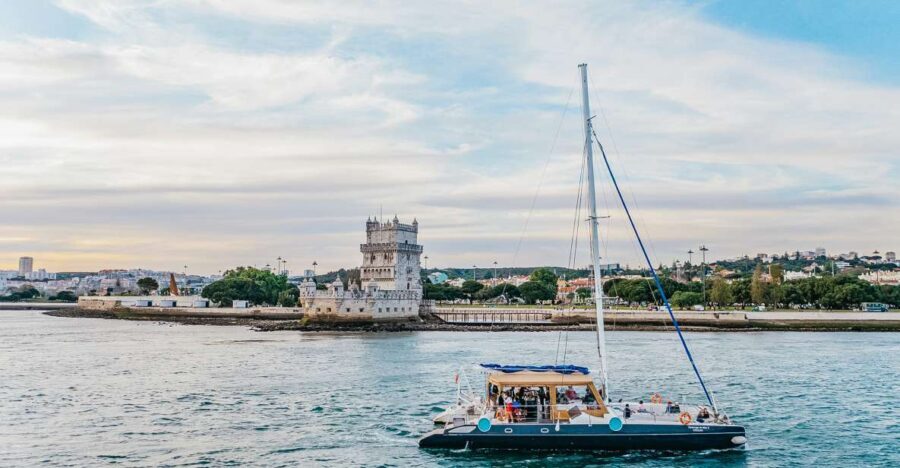 Lisbon: Sunset Catamaran Tour with Music and Drink - The Itinerary: What to Expect