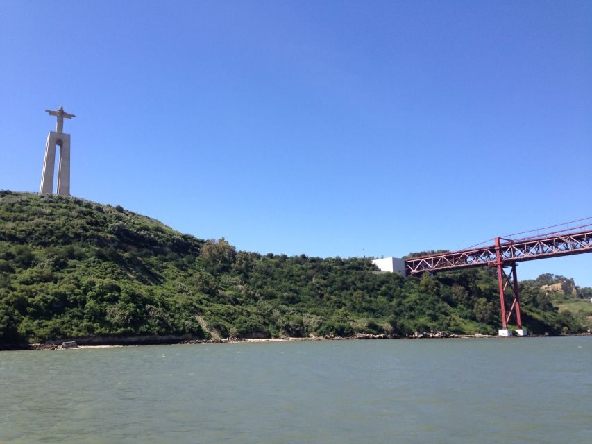 Lisbon: Tagus River Yellow Boat Cruise - The Experience in Practice