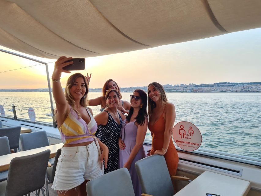 Lisbon: Tejo River Sunset Cruise with Welcome Drink - The Itinerary: What You’ll See and Experience