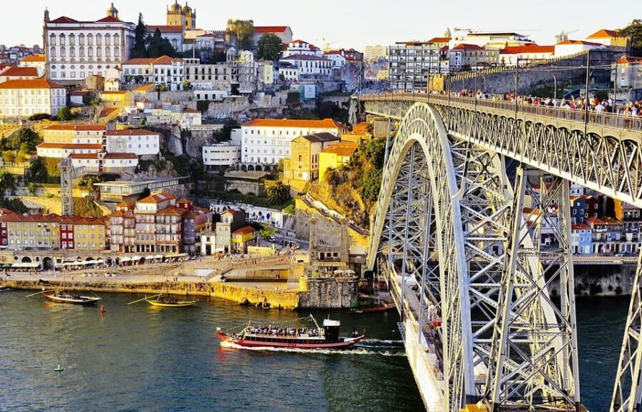 Lisbon to Porto with Óbidos-Nazaré-Fátima-Coimbra-Aveiro - Starting Point: Lisbon or Sintra