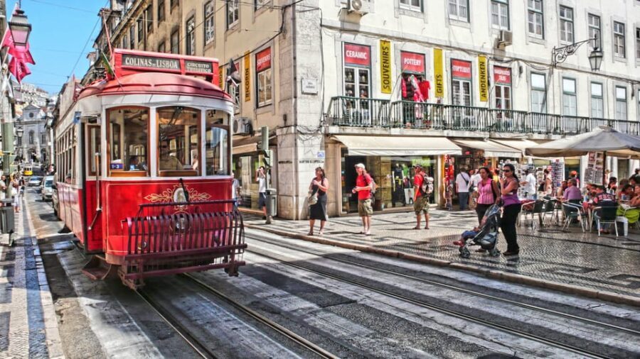 Lisbon's historic old town in a tuk-tuk in German - Detailed Breakdown of the Itinerary