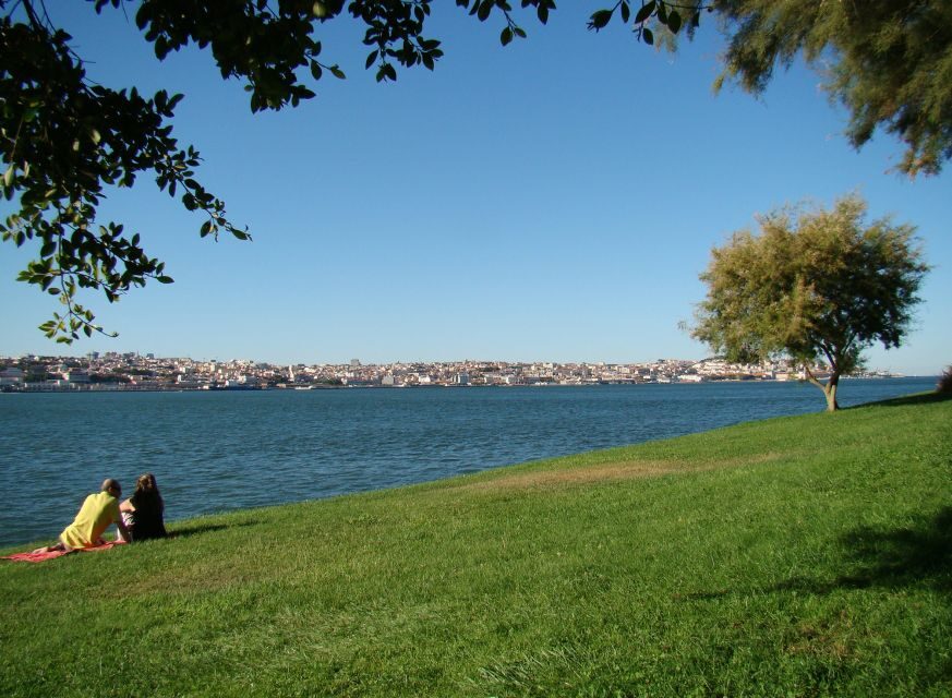 Lisbons South Side, River Tejo & 3-Hour Walking Tour - How the Itinerary Works and Why It Matters