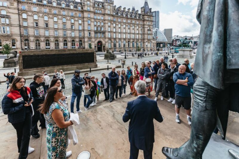Liverpool: Official Peaky Blinders Coach Tour of Merseyside - Key Points