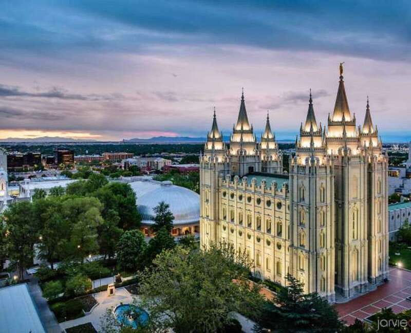 Lodging at Old Faithful Yellowstone&Grand Teton 5-Day Tour - Key Points