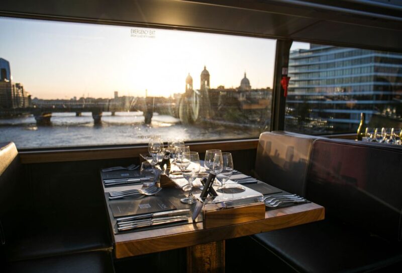 London: 4 Course Lunch Tour by Luxury Coach - Introduction