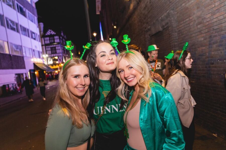London: 4 Soho Nightclubs Crawl - The Authenticity and Social Vibe