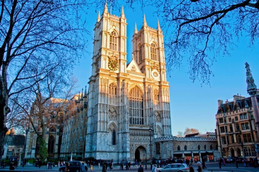 London: 50+ Sights Taxi Tour & Westminster Abbey Entry - What’s Included and What’s Not