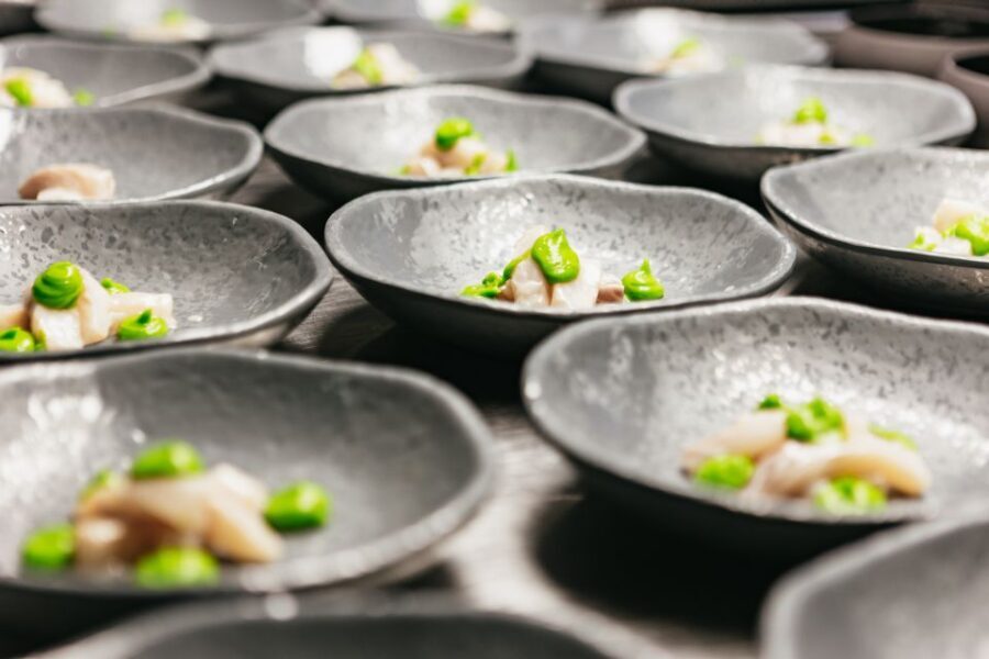 London: 6-Course Luxury Dinner Bus Tour - The Dining Experience: Food, Service, and Atmosphere