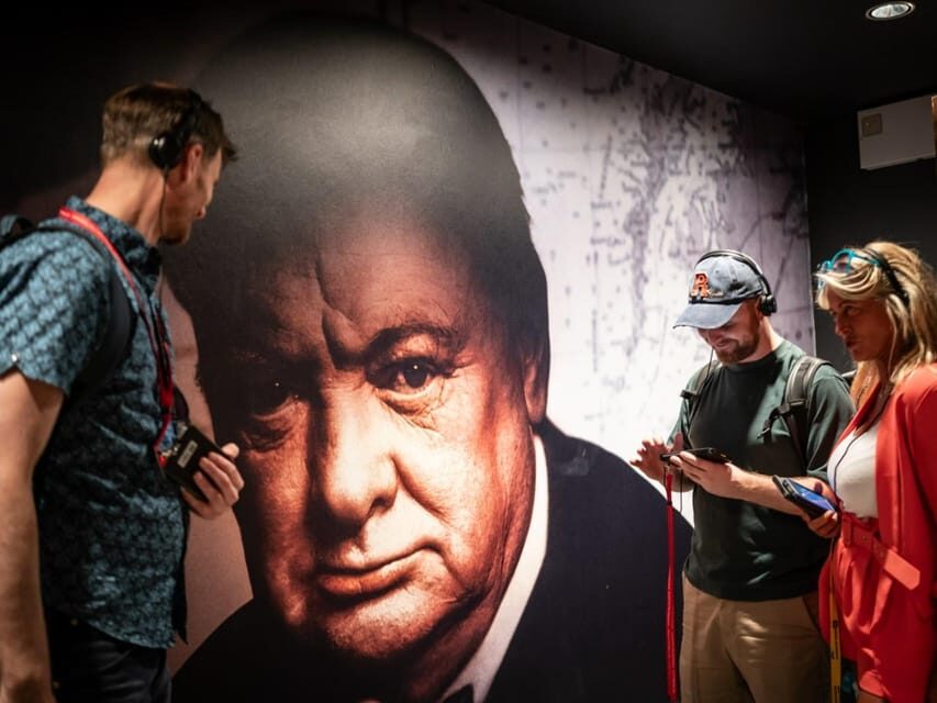 London: Big Ben, Churchill War Rooms & Buck'ham Palace Tour - What Makes This Tour Stand Out
