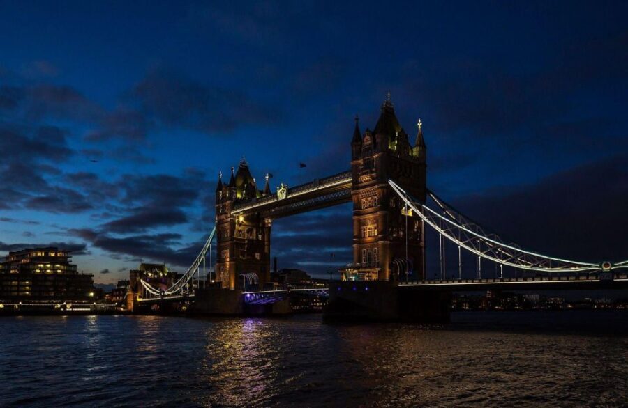London Bridges Night Time Light Private Tour - What to Expect: An Evening of Scenic and Cultural Delight