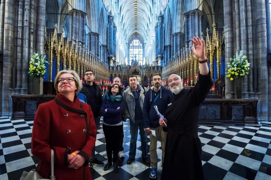 London: Buckingham, Big Ben & Westminster Abbey Tour - Who Should Consider This Tour?