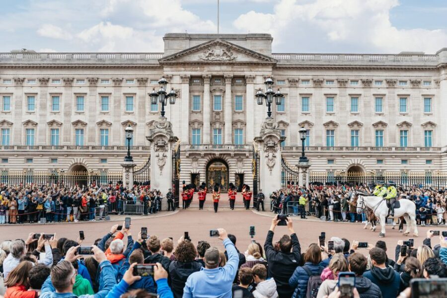 London: Changing of The Guard Tour - The Itinerary in Depth
