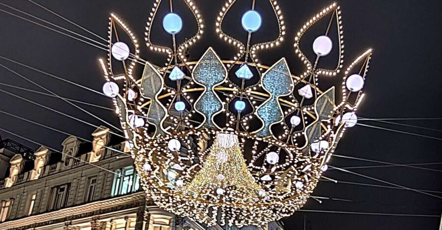 London Christmas Sparkle Walking Tour Small Group - A Deep Dive into the London Christmas Sparkle Walking Tour