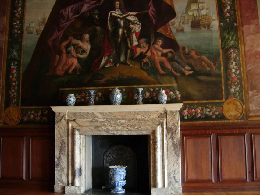 London: Hampton Court Private Guided Tour - The Realities of the Tour