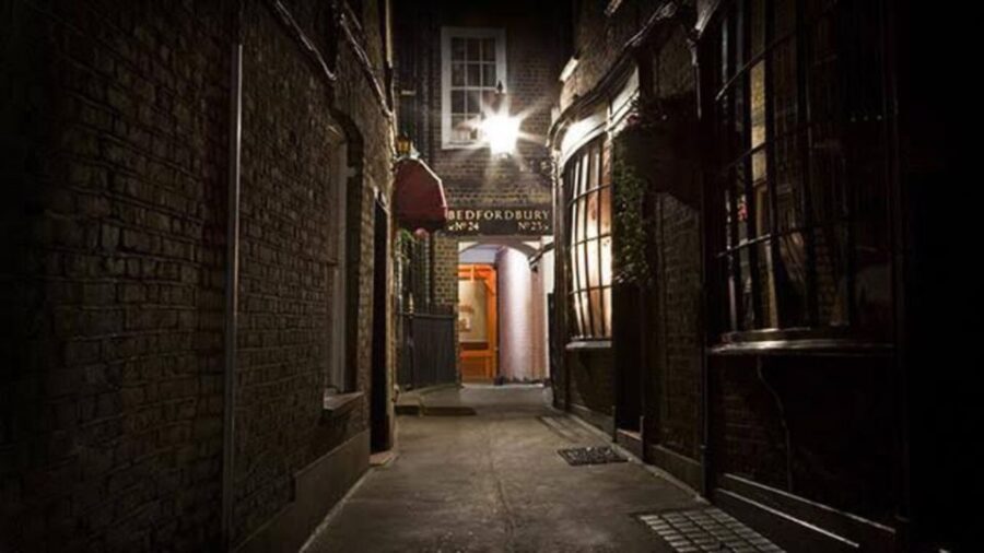 London: Jack The Ripper Most Amazing Guided Walking Tour - The Immersive Experience: Atmosphere and Authenticity