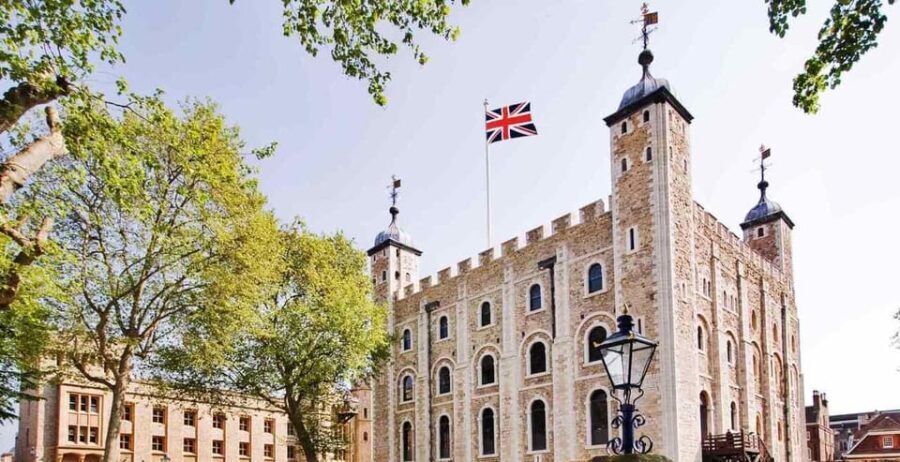 London: Private Taxi 50+ Sights Tour & Tower of London - The Experience: What to Expect