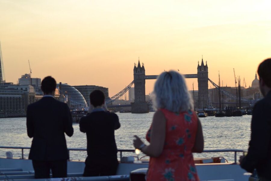 London: River Thames Evening Cruise with Bubbly and Canapés - What’s Included? A Toast and Tasty Bites