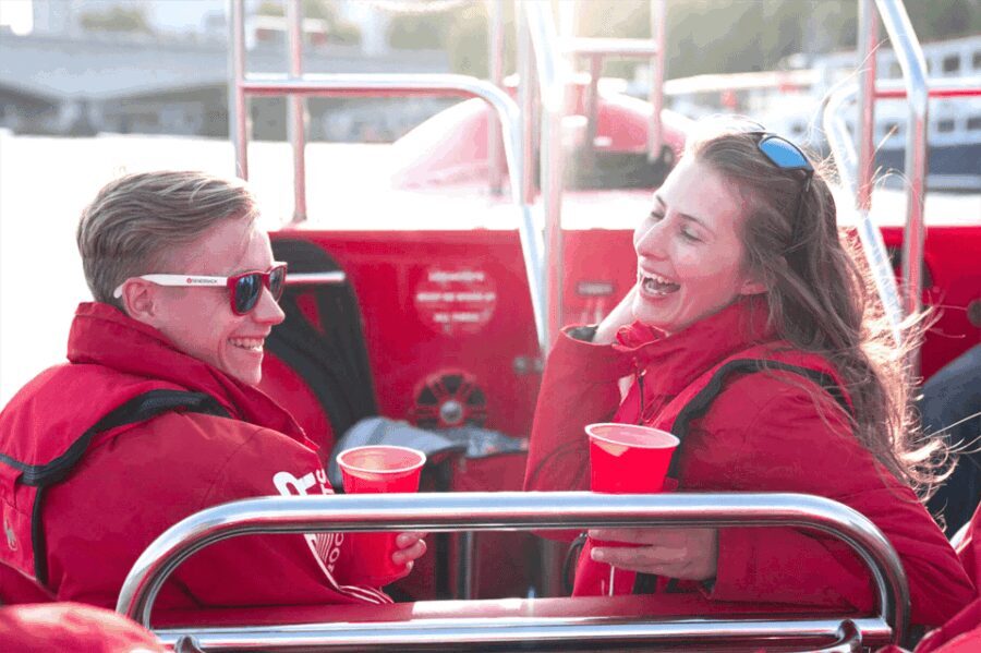 London: River Thames Sunset Speedboat Experience with Drink - A Thrill and a Sightseeing Tour in One