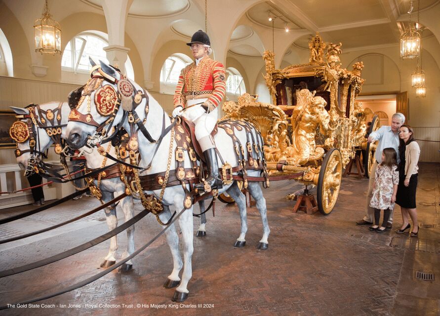 London: Royal Walking Tour with Guard Change & Royal Mews - Buckingham Palace and the State Rooms