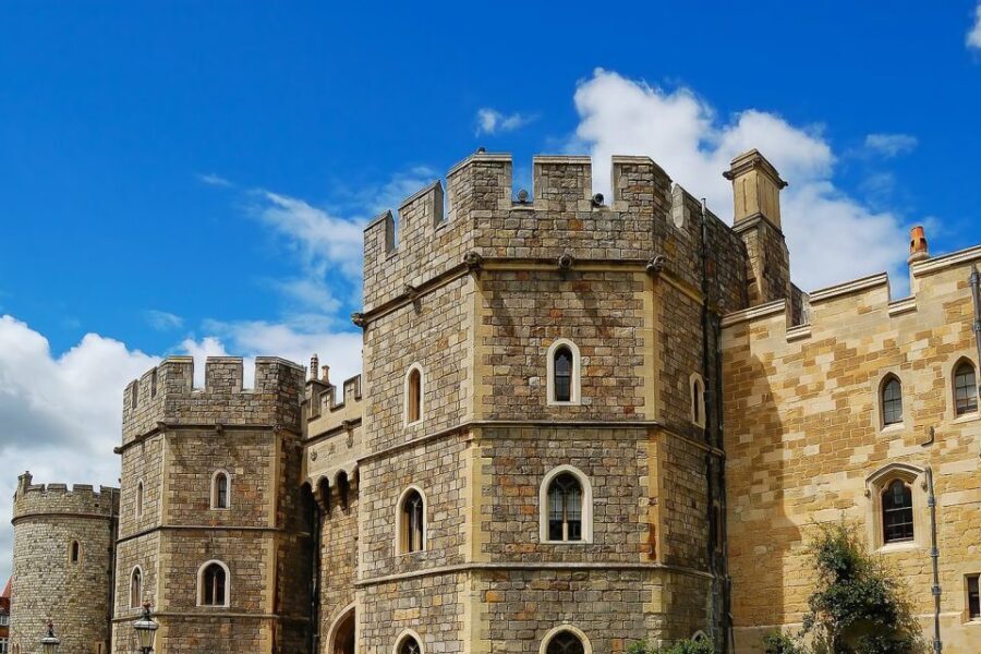 London: Stonehenge, Windsor Castle, Bath, Lacock & Pub Lunch - The Real Value of the Tour