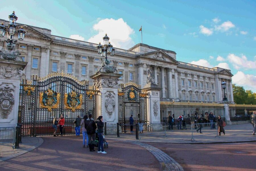 London: Tower of London, Thames Boat & Changing of the Guard - What It’s Like to Experience This Tour