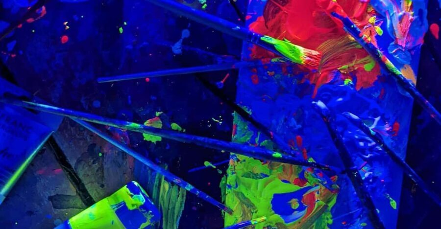 Lyon : Neon painting in an artist's studio - gallery - What’s Included and What to Expect