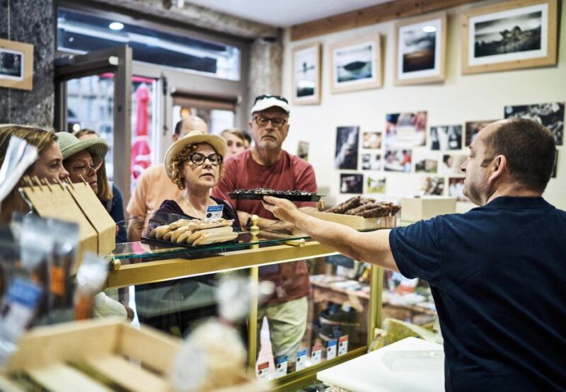 Lyon: Vieux Lyon Food Tasting Walking Tour - Key Points