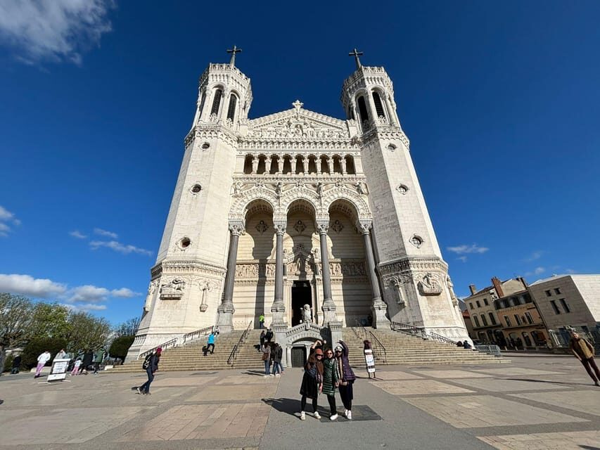 Lyon : Visit Lyon on a private half-day tour with a driver - Comfort, Convenience, and Customization