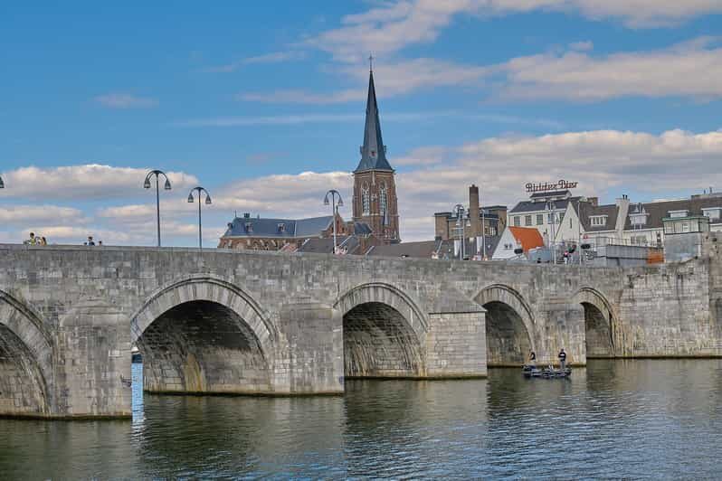 Maastricht: Day trip from Amsterdam with 3 country point - Journey Through the Dutch Countryside: Scenic and Efficient