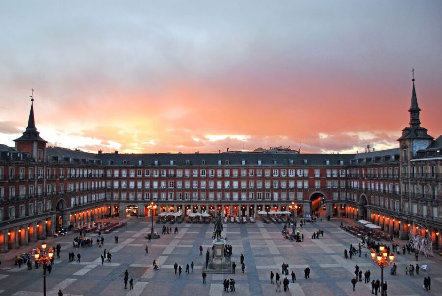 Madrid: City Highlights Guided Walking Tour - The Experience in Detail