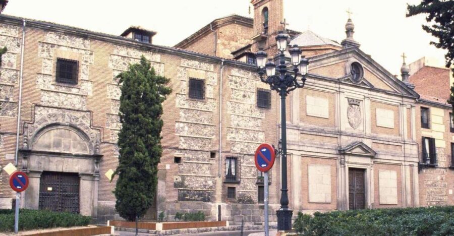 Madrid: Guided Walking Tour of Monasterio de las Descalzas - Detailed Itinerary Breakdown